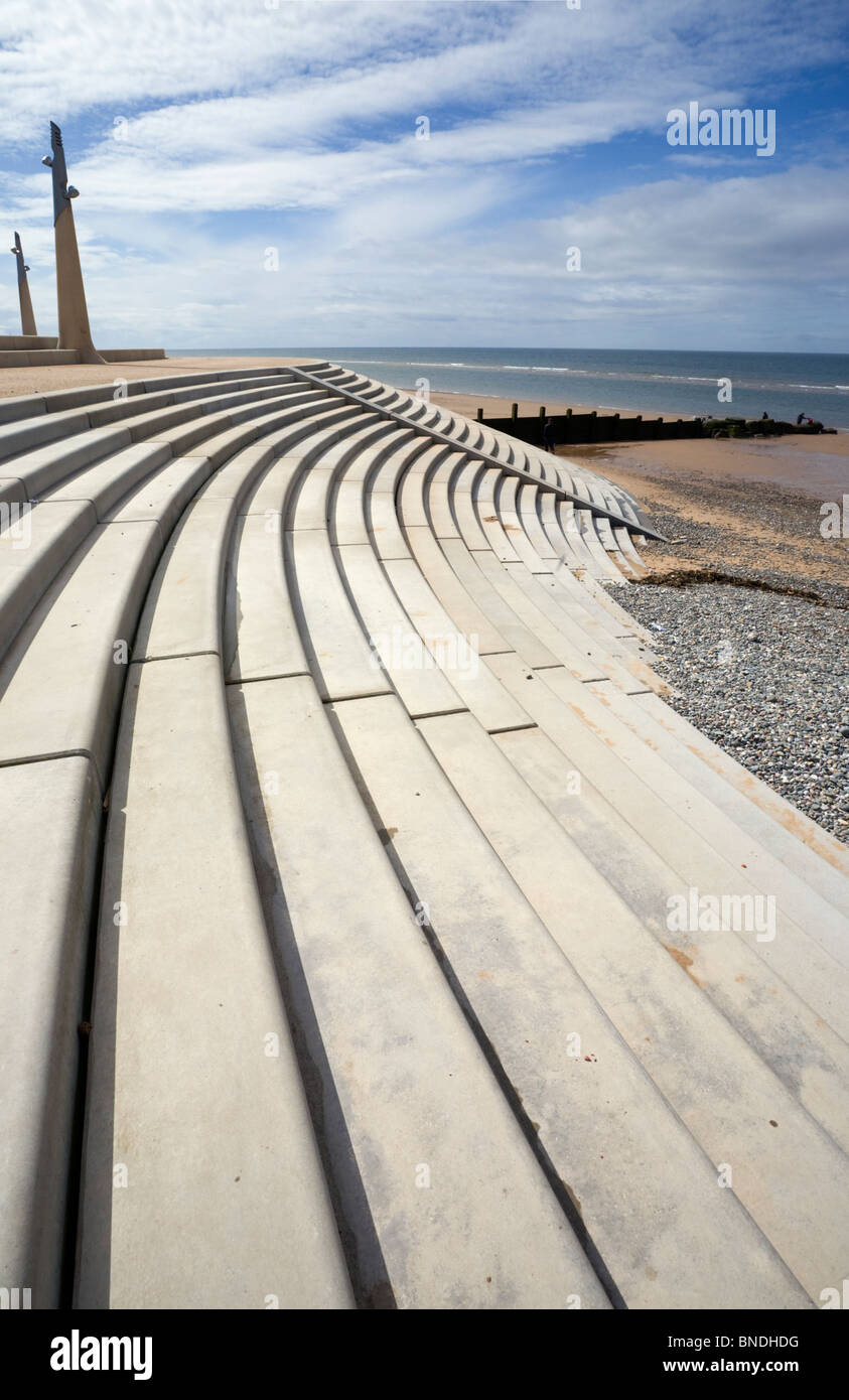 Concrete sea defence and promenade hi-res stock photography and images ...