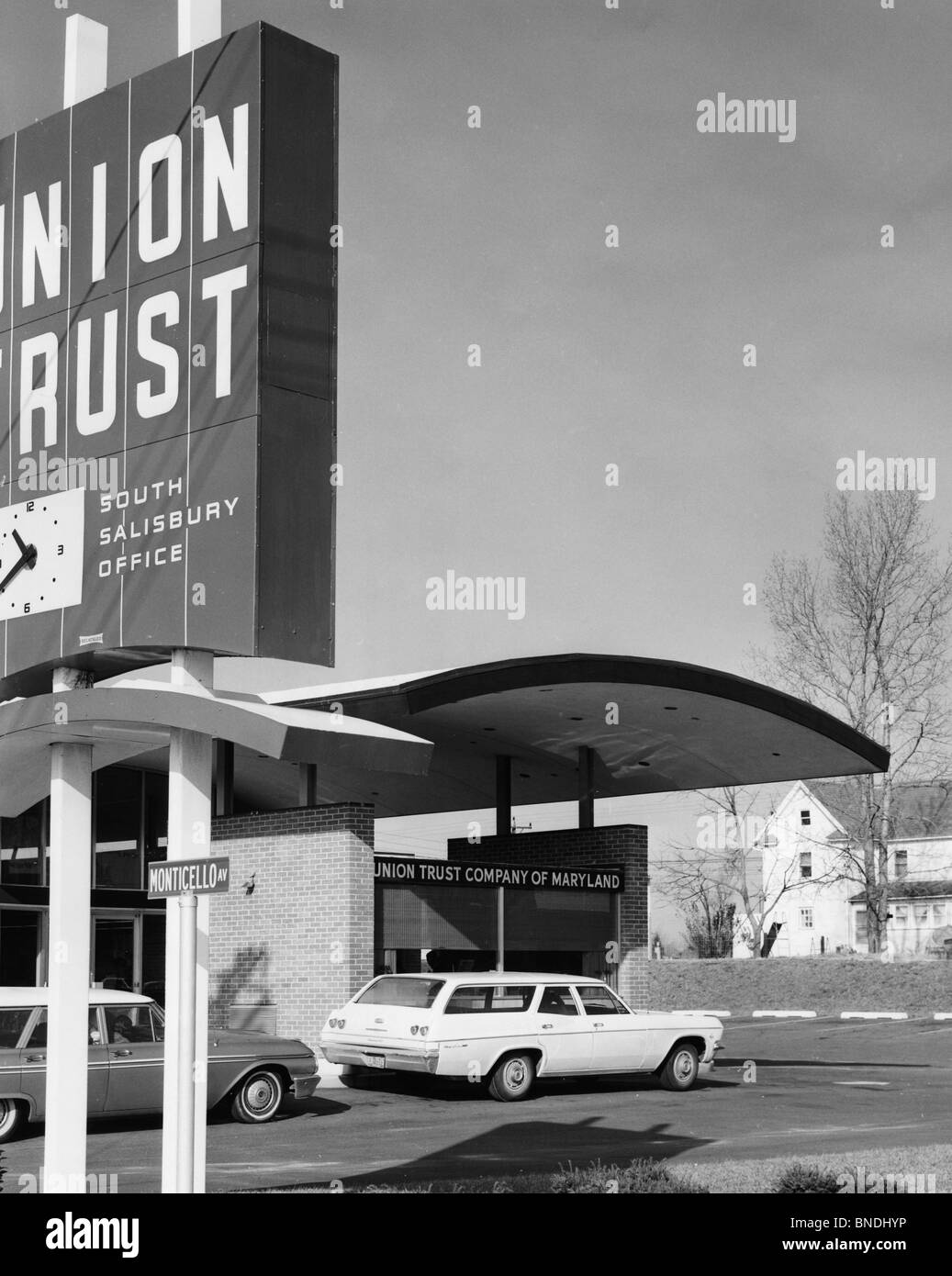 Car at bank drive-thru Stock Photo - Alamy