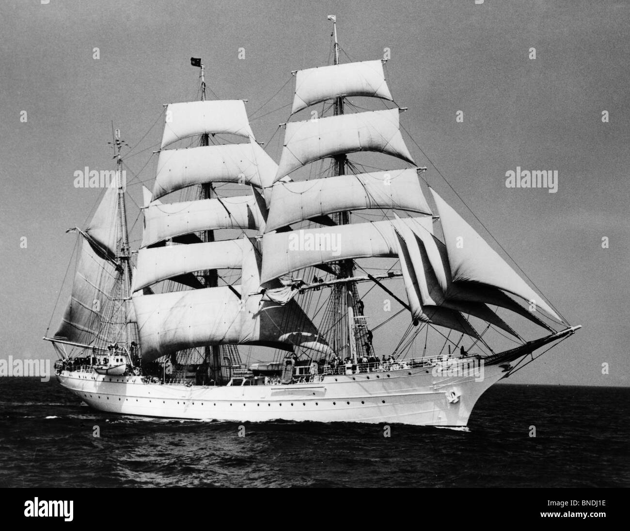 Ship full sail sea Black and White Stock Photos & Images - Alamy