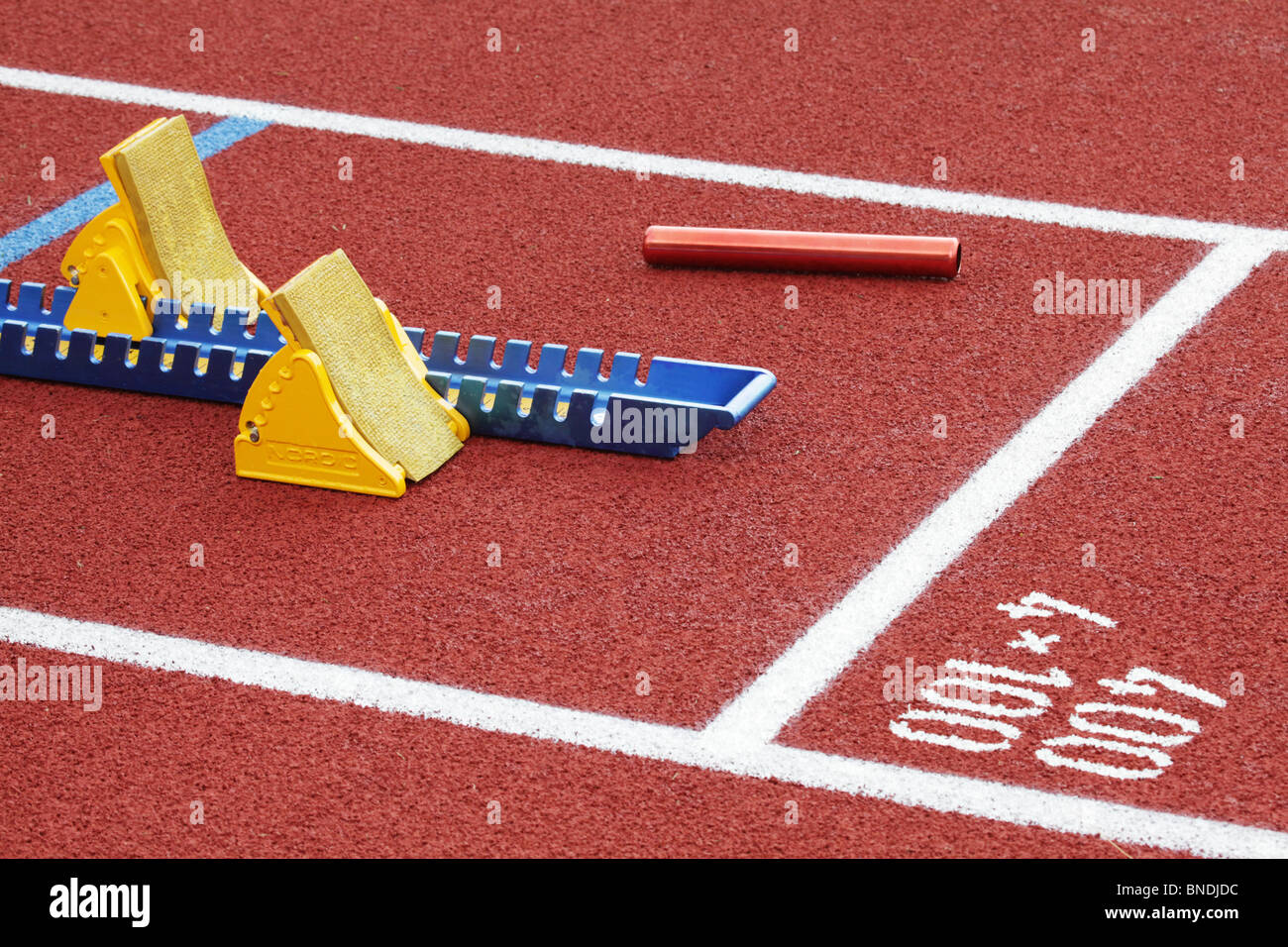 400m start hi-res stock photography and images - Alamy