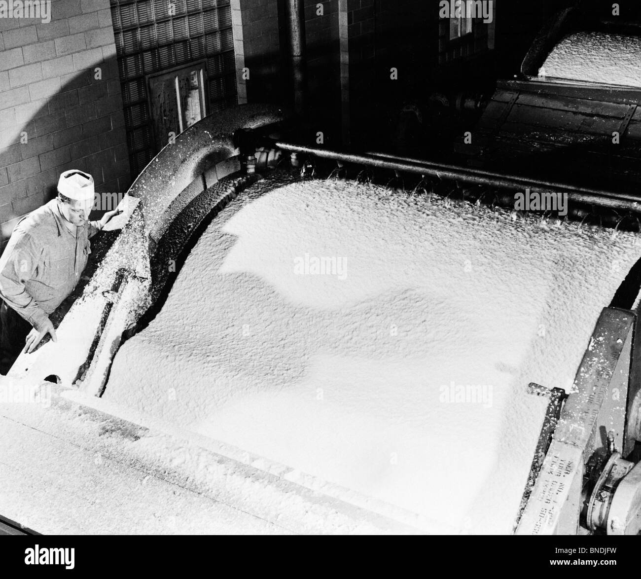 Pulp in paper mill Black and White Stock Photos & Images - Alamy