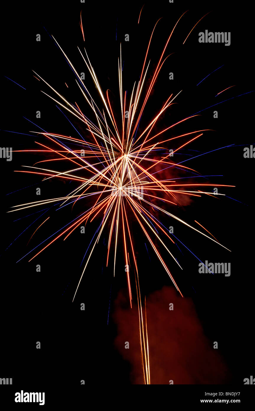 Aerial burst fireworks hi-res stock photography and images - Alamy