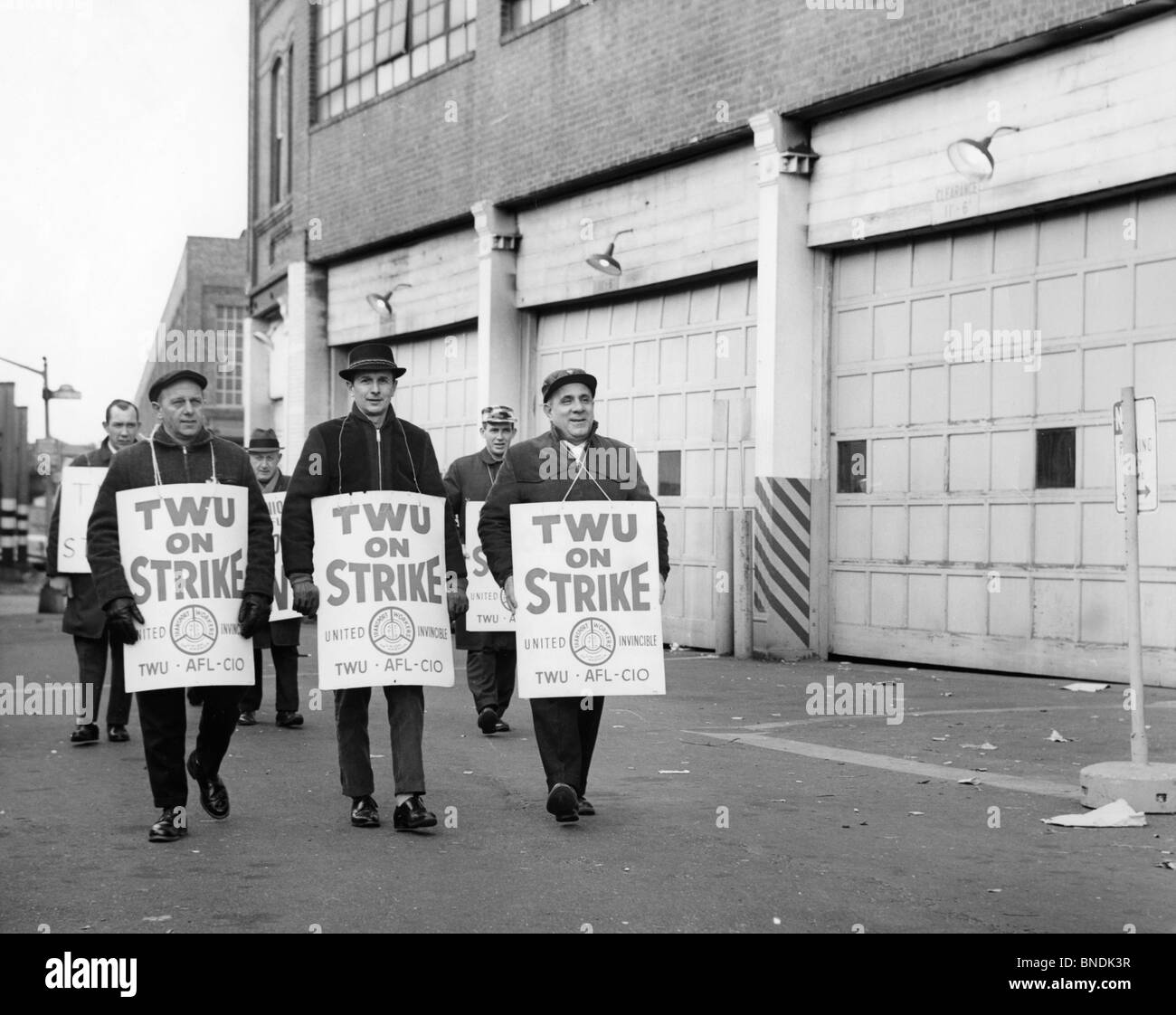 Placards protest people Black and White Stock Photos & Images - Alamy