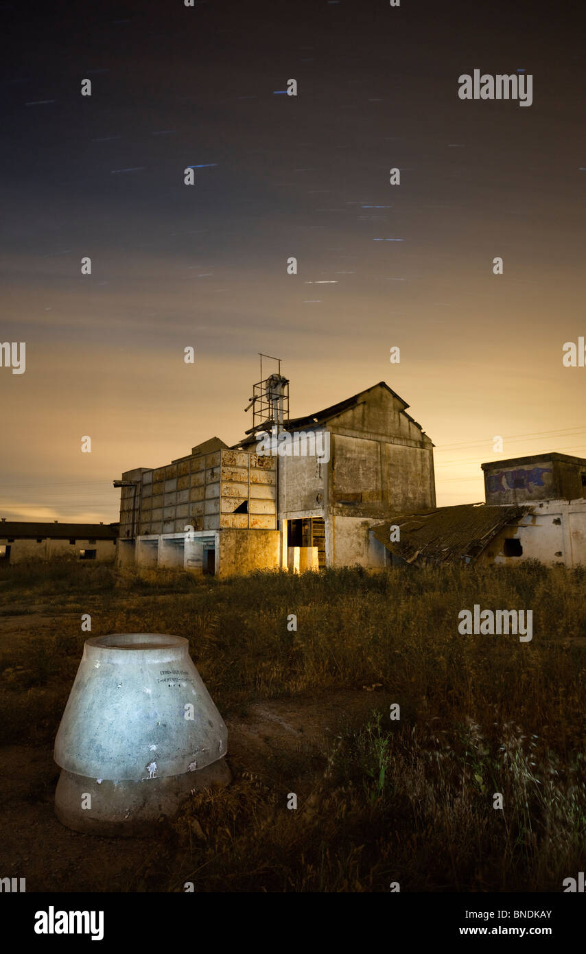 Destroyed farmhouse hi-res stock photography and images - Alamy