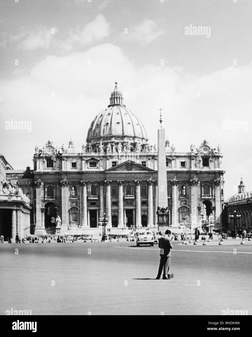 St peter's basilica vatican city Black and White Stock Photos & Images ...