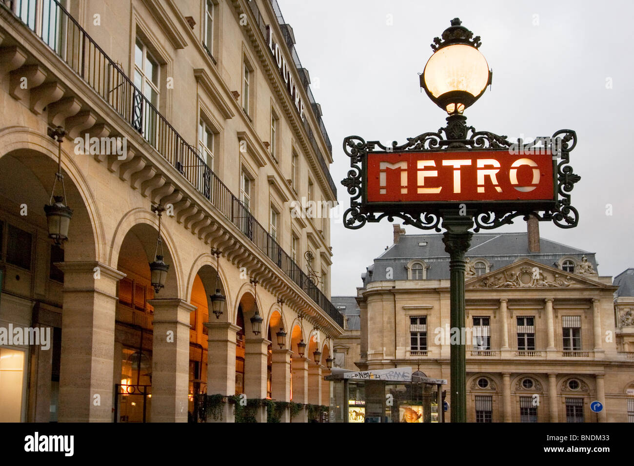 Metro paris hi-res stock photography and images - Alamy