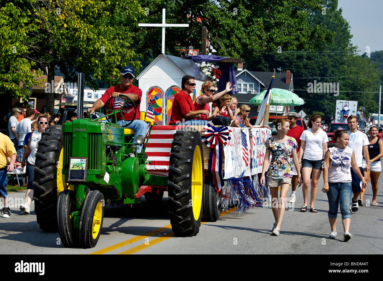 Parade america float hi-res stock photography and images - Alamy