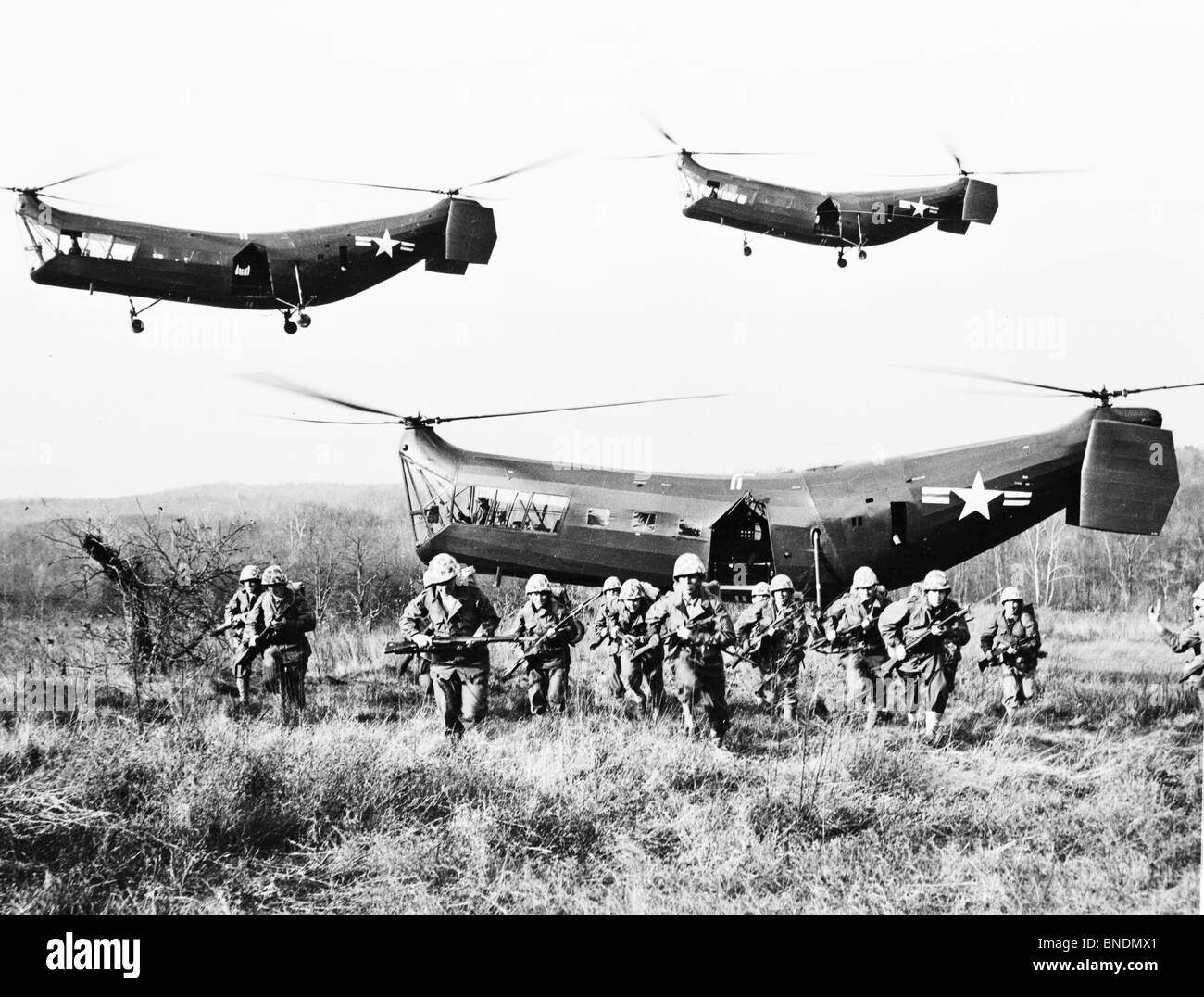 Army soldier uniform walking transportation air vehicle hi-res stock ...