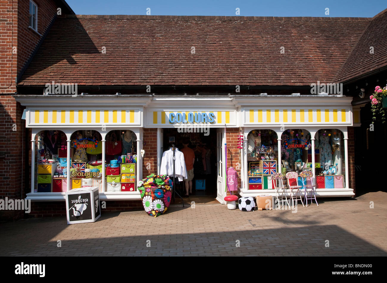 Colours shop, Lion and Lamb Yard, Farnham Surrey Stock Photo - Alamy