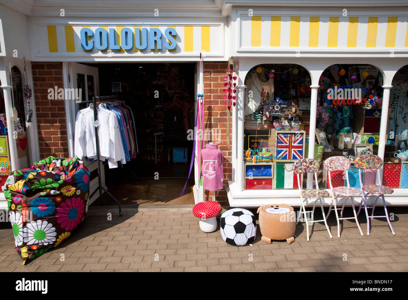Colours shop, Lion and Lamb Yard, Farnham Surrey Stock Photo - Alamy