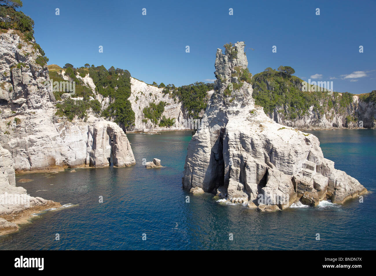 Rock stacks hi-res stock photography and images - Alamy