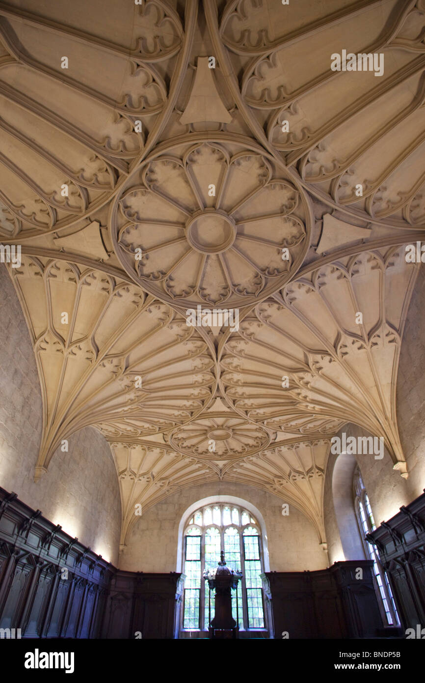 Oxford convocation house hi-res stock photography and images - Alamy