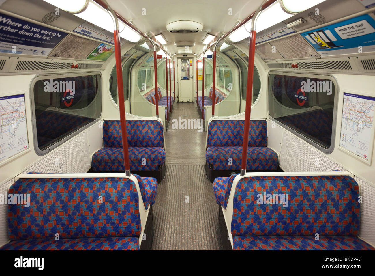 Underground london hi-res stock photography and images - Alamy