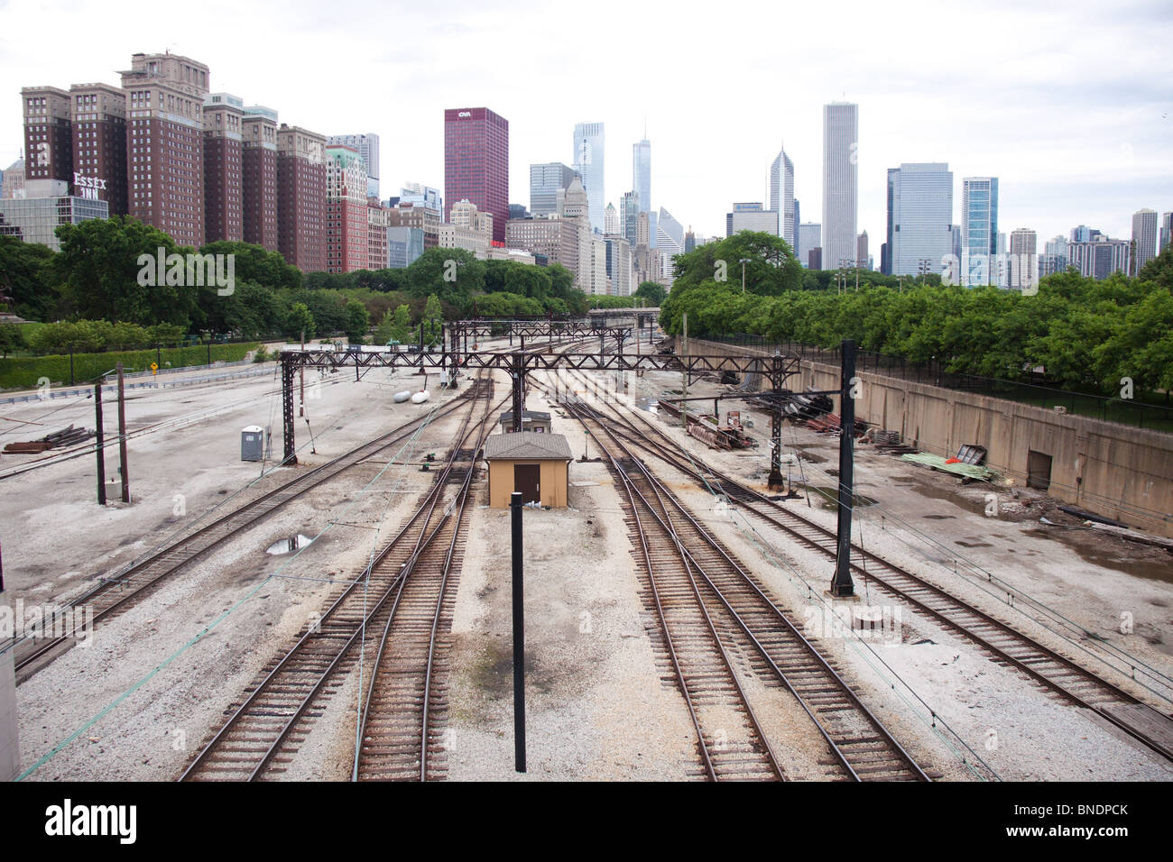 Chicago rail yards skyline hi-res stock photography and images - Alamy