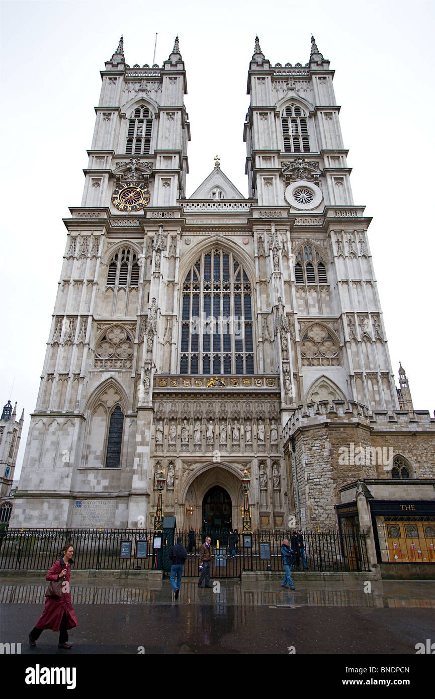 The front facade of Westminster Abbey in London Stock Photo - Alamy