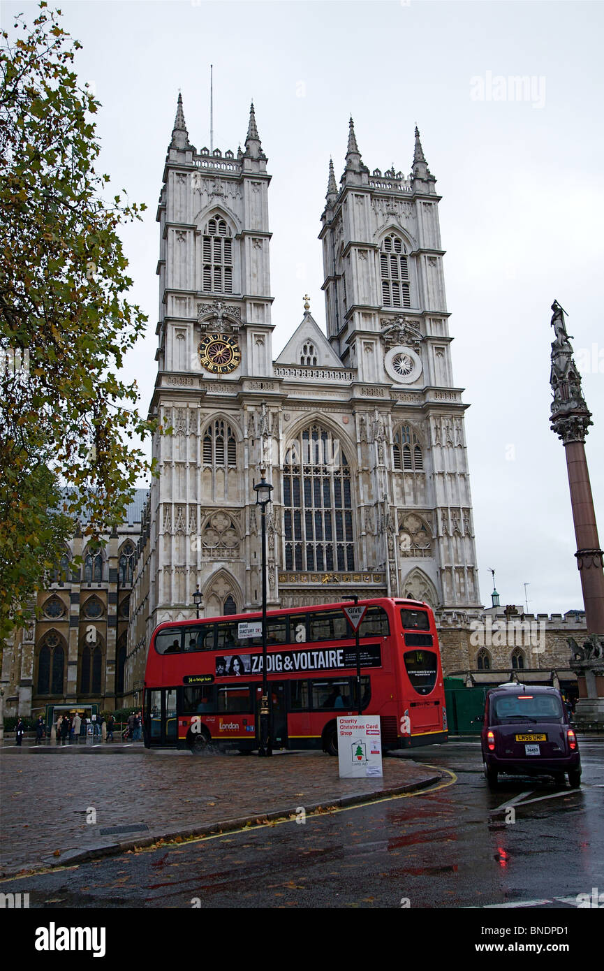 The front facade of Westminster Abbey in London Stock Photo - Alamy