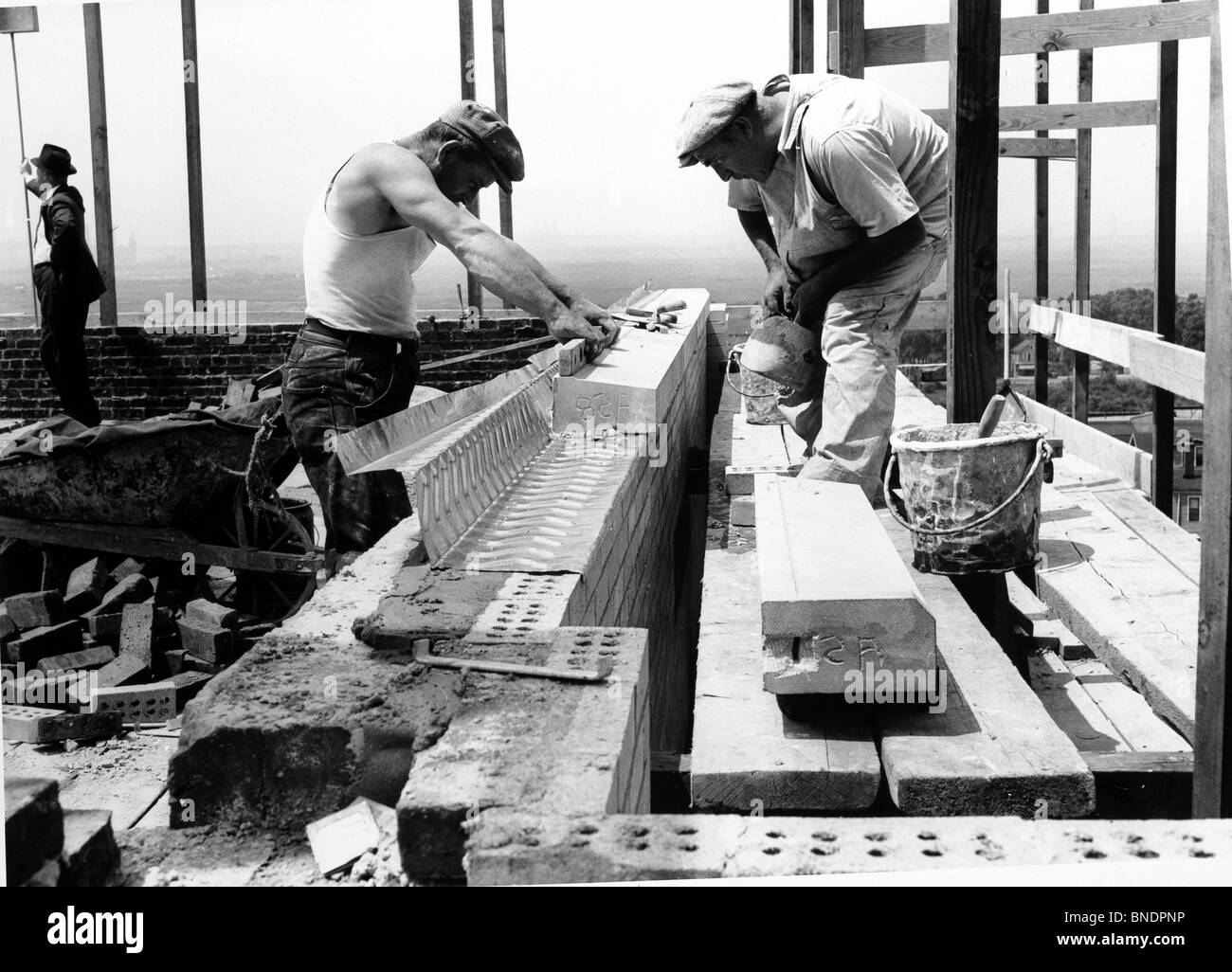 1930s building site hi-res stock photography and images - Alamy