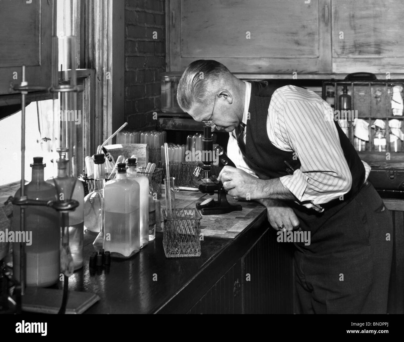 1950s experiment hi-res stock photography and images - Alamy
