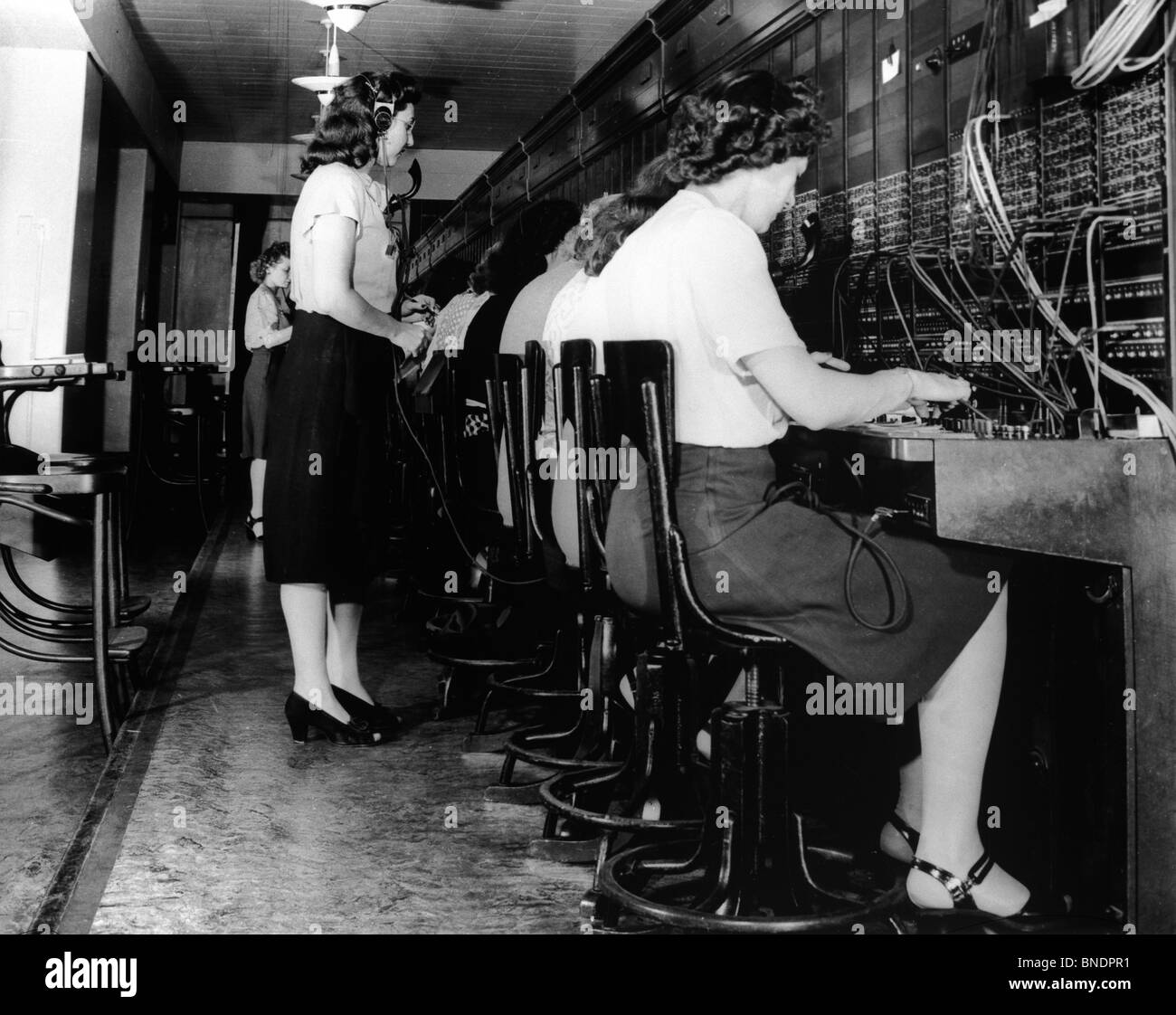Telephone switchboard operators hi-res stock photography and images - Alamy