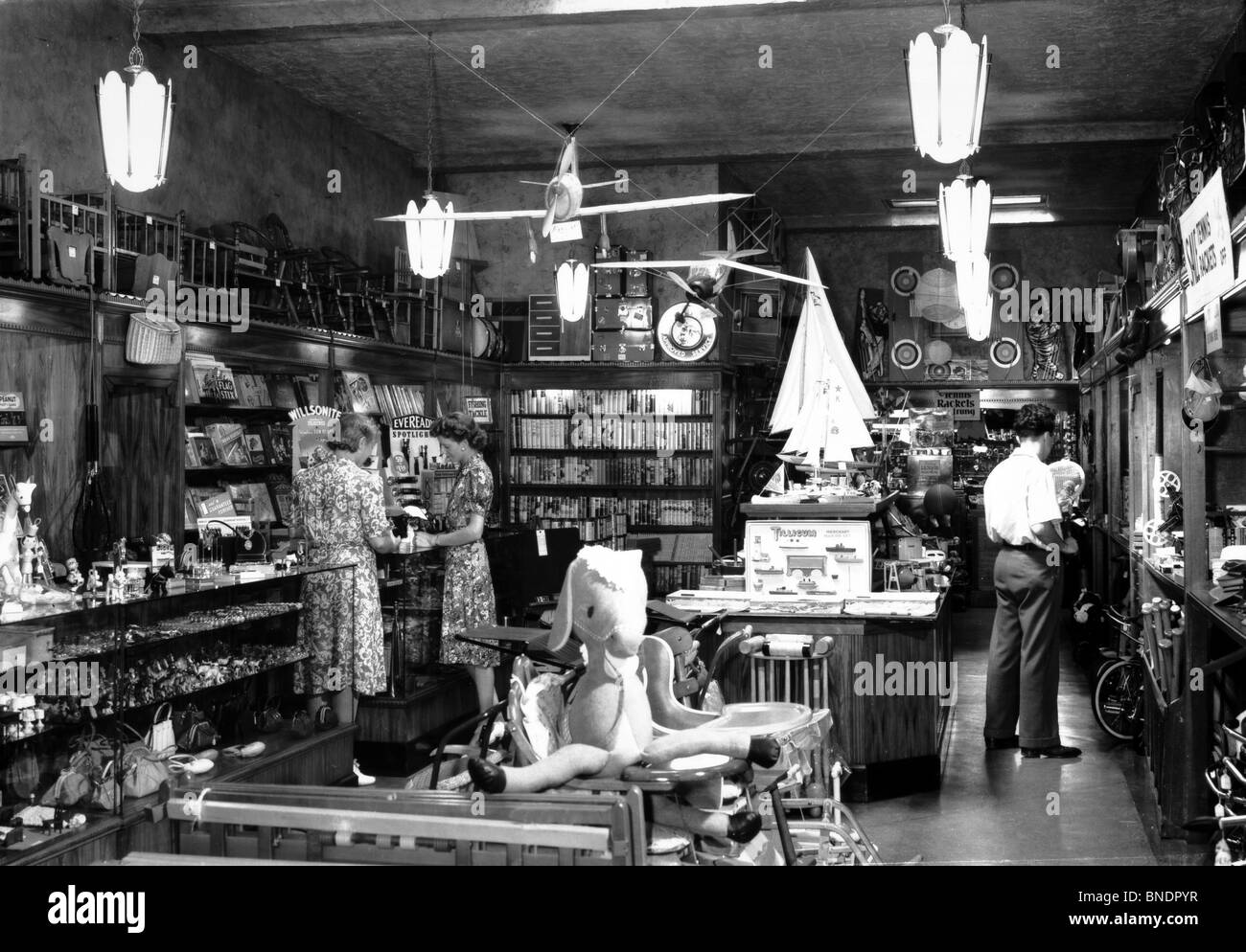 Five and dime store hi-res stock photography and images - Alamy