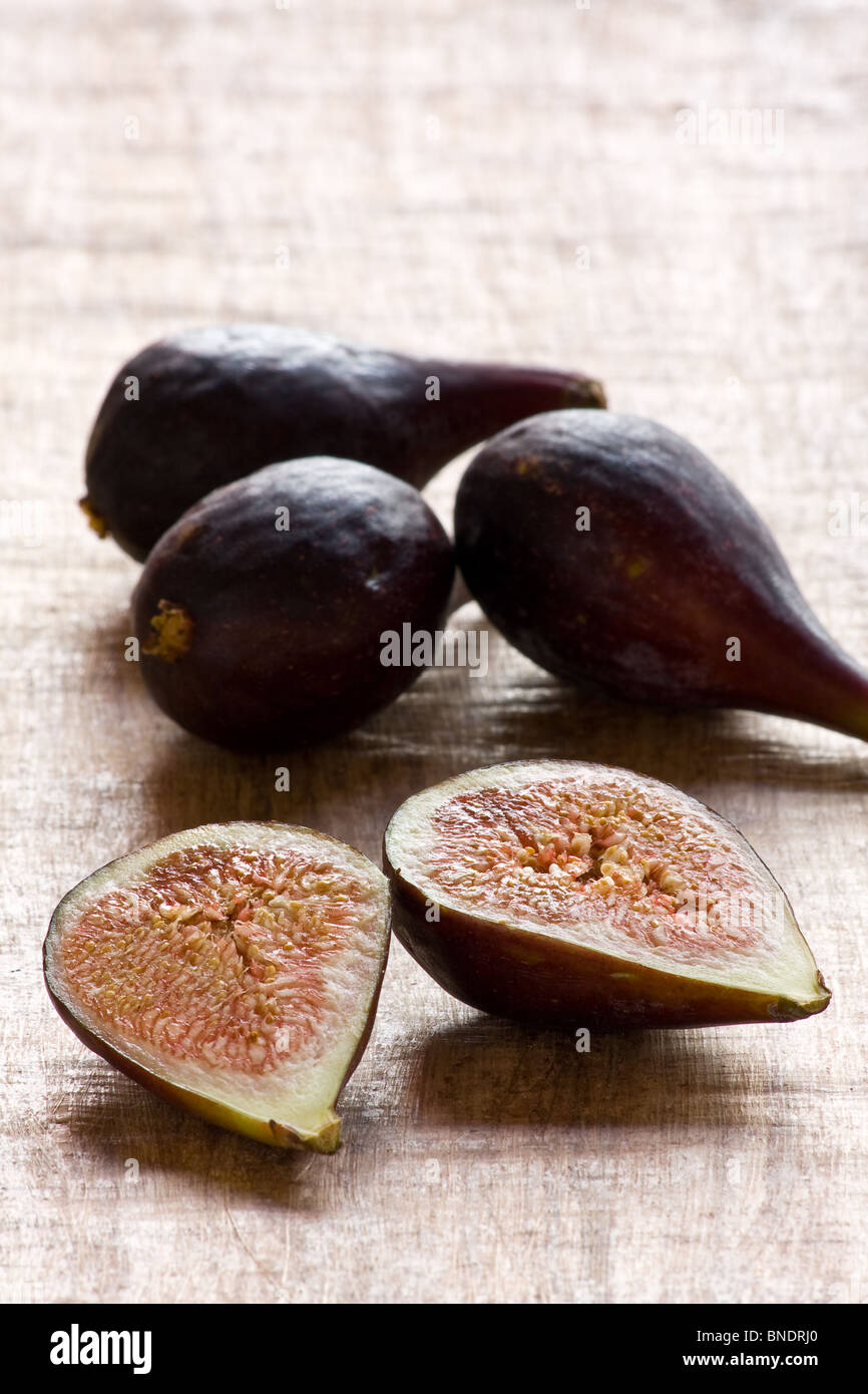 Whole and half figs hi-res stock photography and images - Alamy