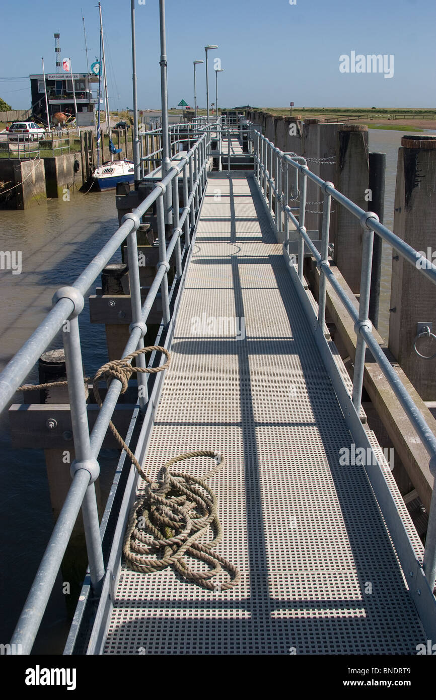 new landing stage mooring rope hand rail Stock Photo - Alamy