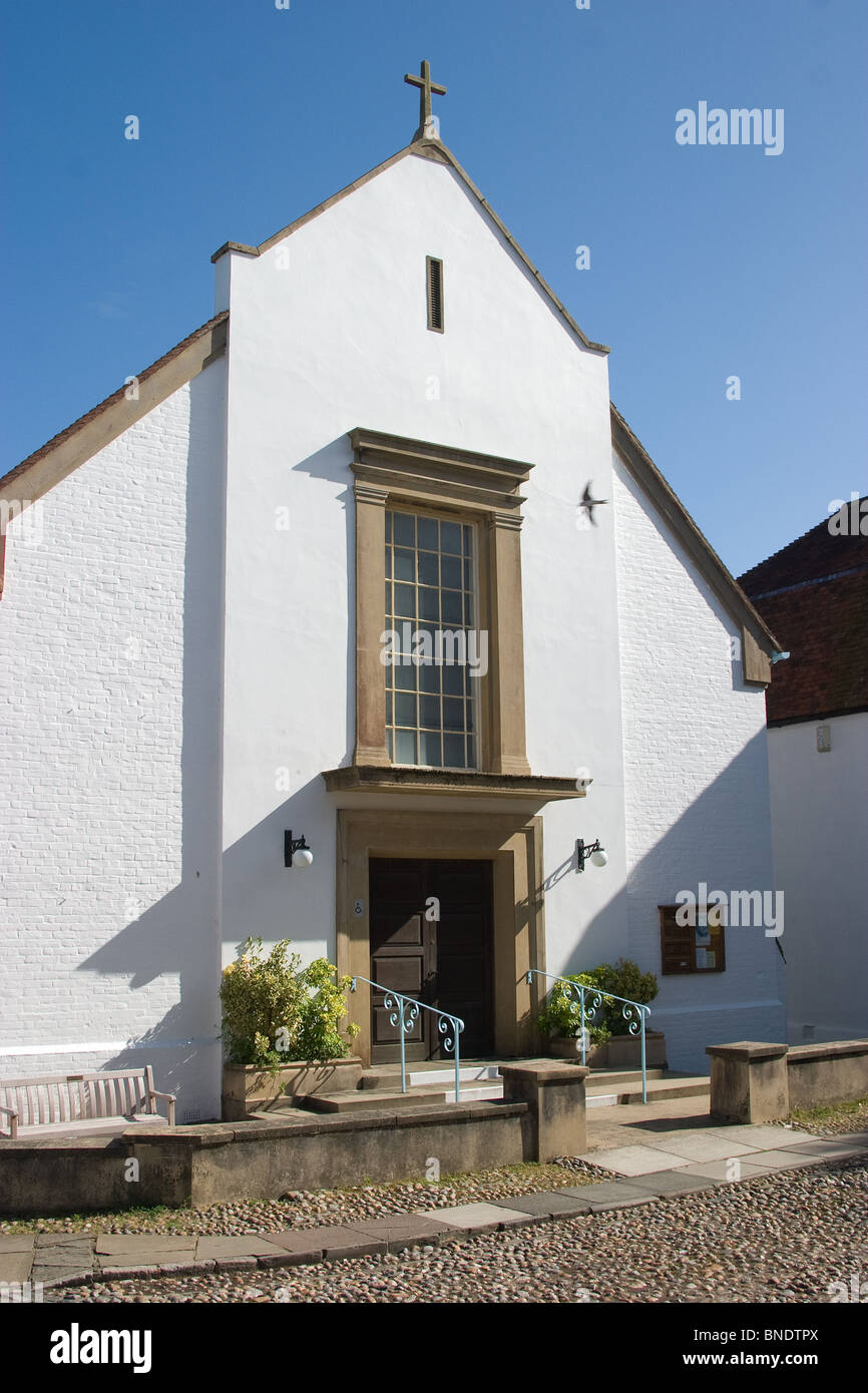 modern methodist church white wall front door wall Stock Photo - Alamy