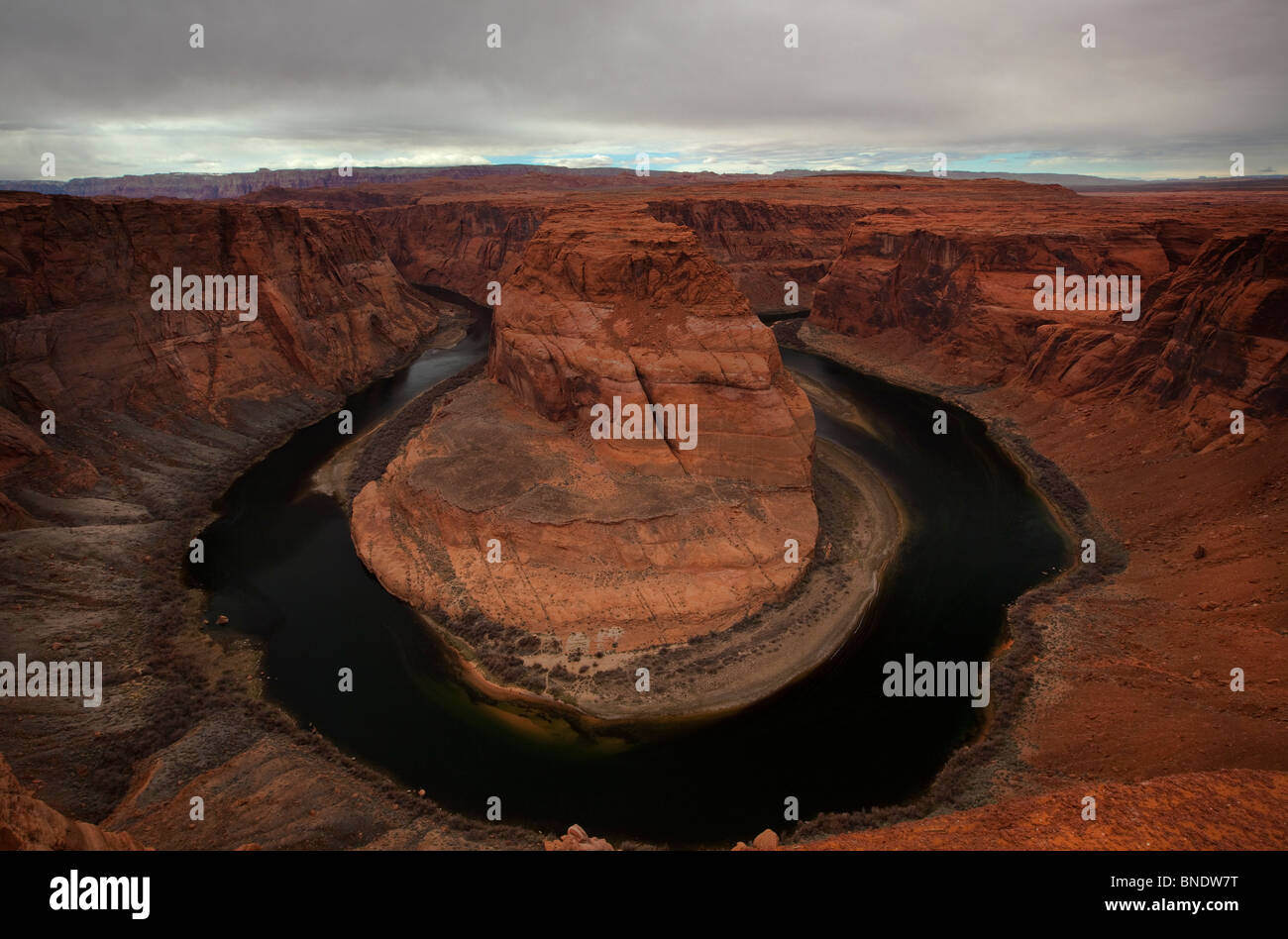 River passing through cliffs hi-res stock photography and images - Alamy