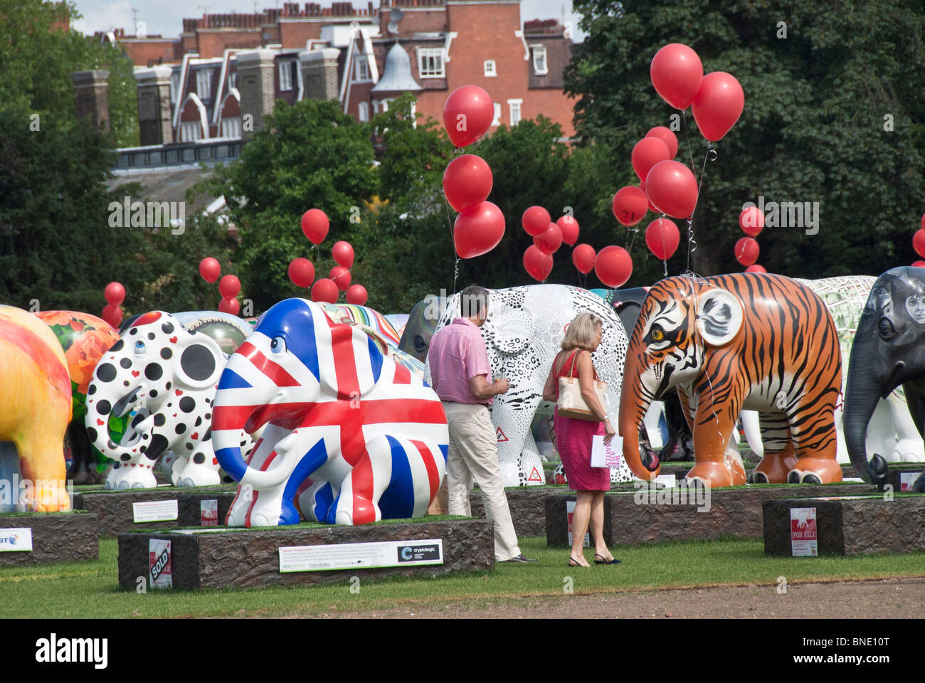Elephant parade hi-res stock photography and images - Alamy