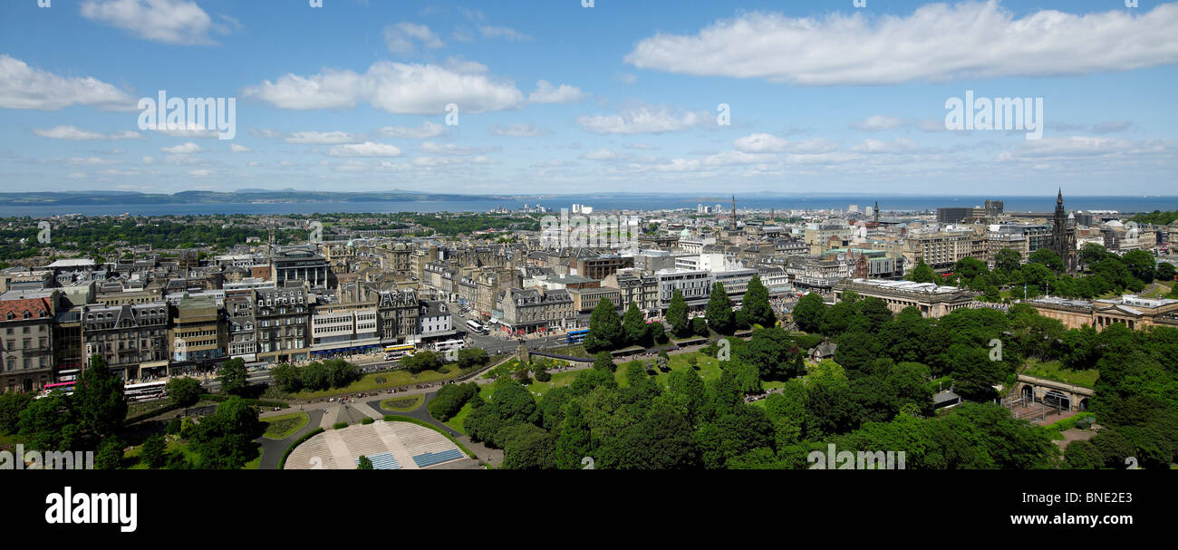 Edinburgh castle panoramic hi-res stock photography and images - Alamy