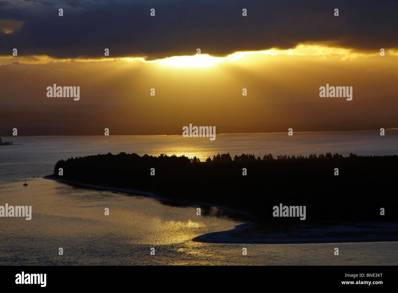 Sunset over Tauranga Harbour and Matakana Island from Mount Maunganui ...