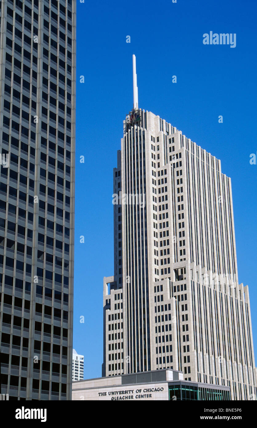 Nbc tower against blue sky hi-res stock photography and images - Alamy