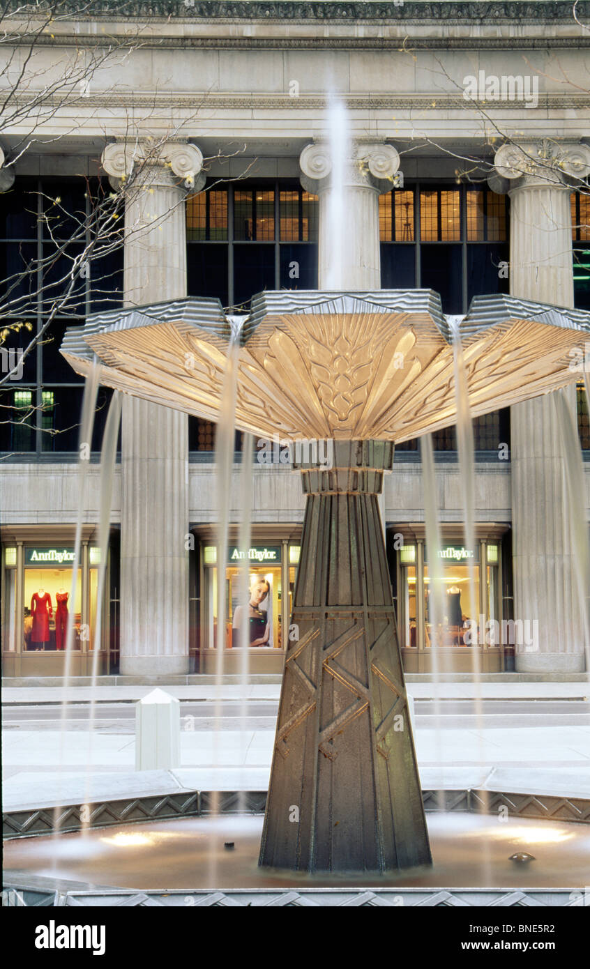 USA, Illinois, Chicago, fountain in front of shopping mall Stock Photo ...