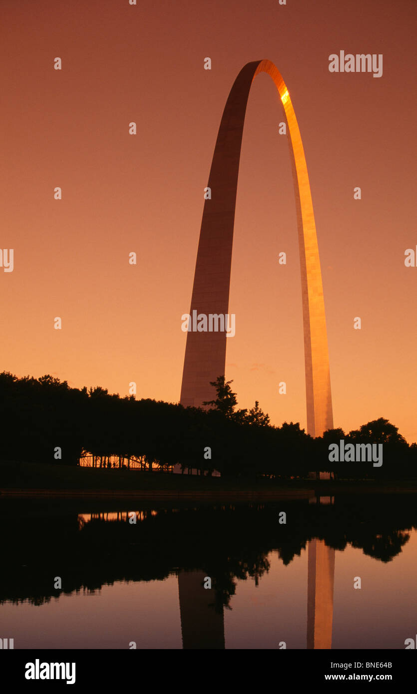 USA, Missouri, St. Louis, Gateway Arch at sunset Stock Photo - Alamy