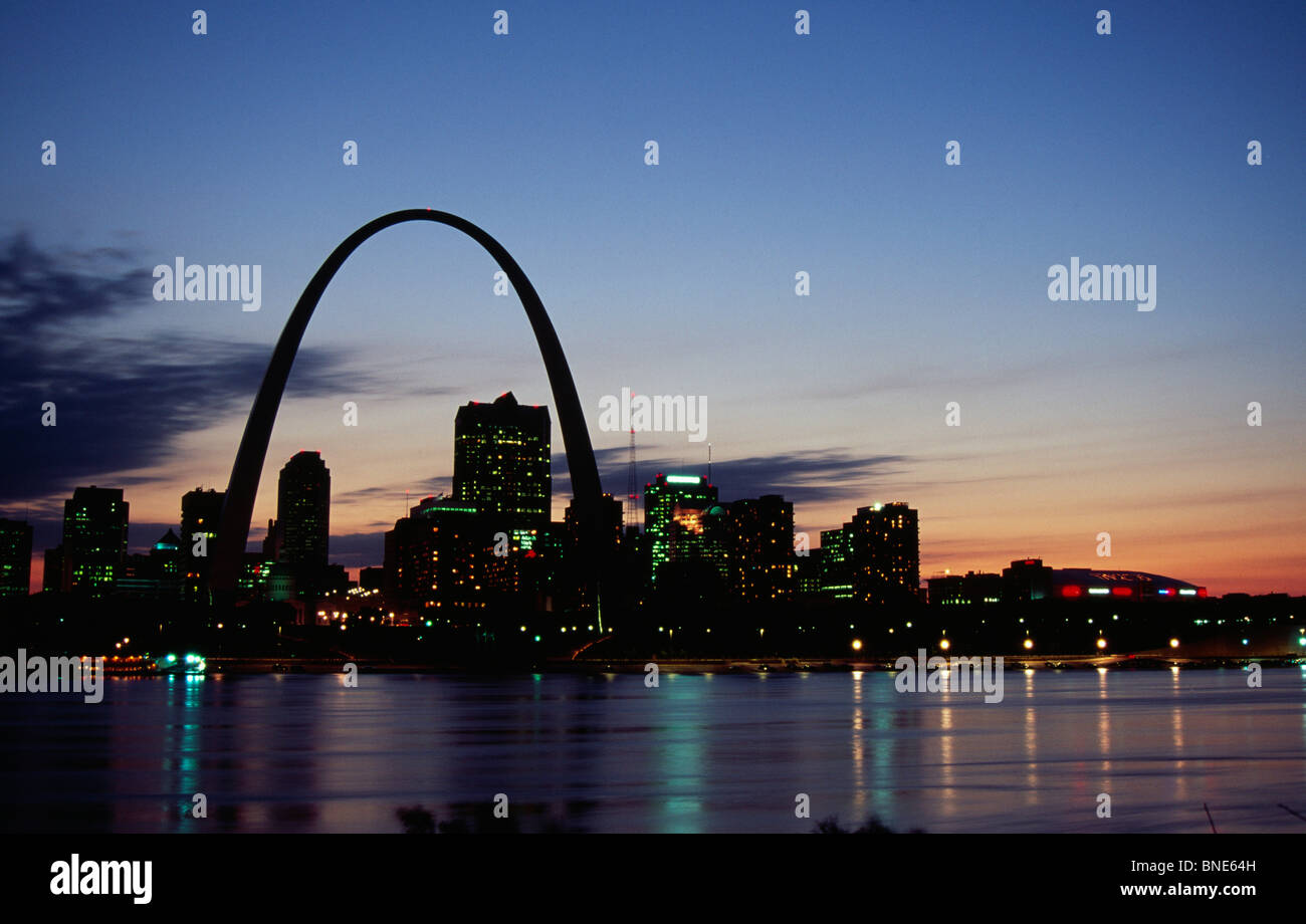 St louis night time hi-res stock photography and images - Alamy