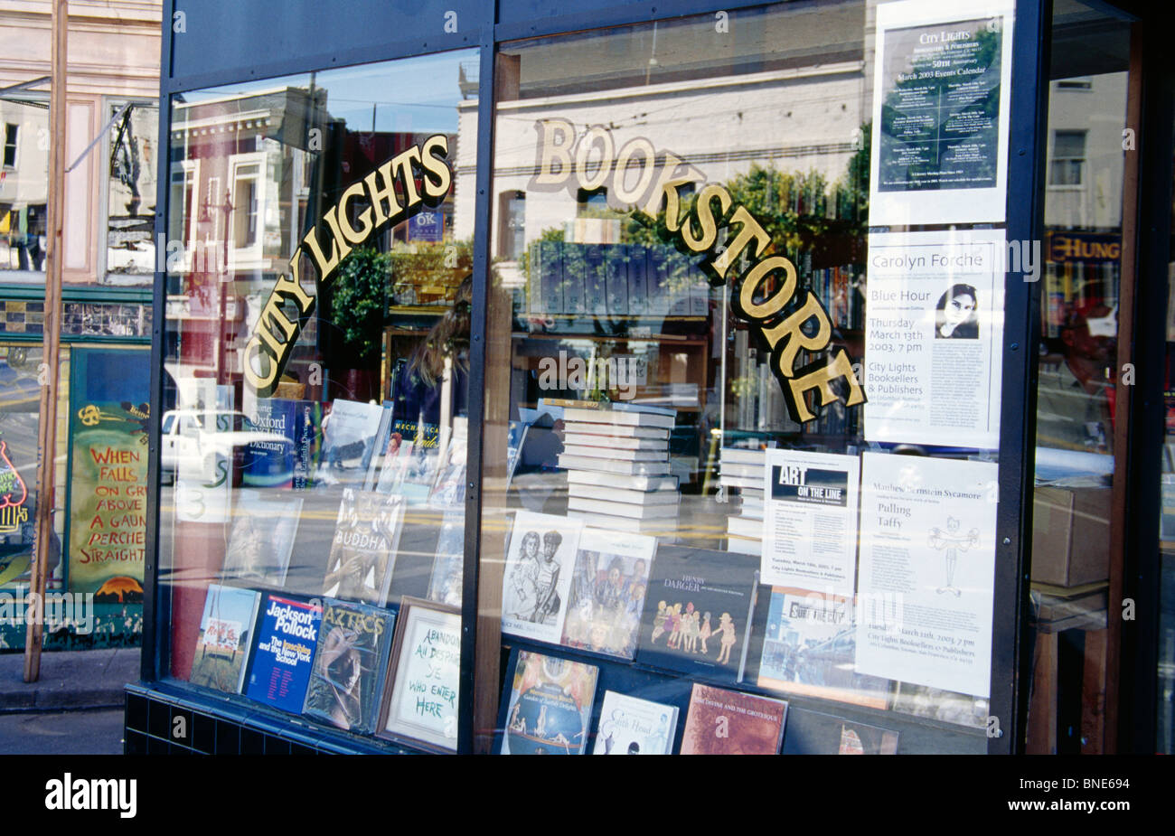 USA, California, San Francisco, bookshop's window display Stock Photo ...