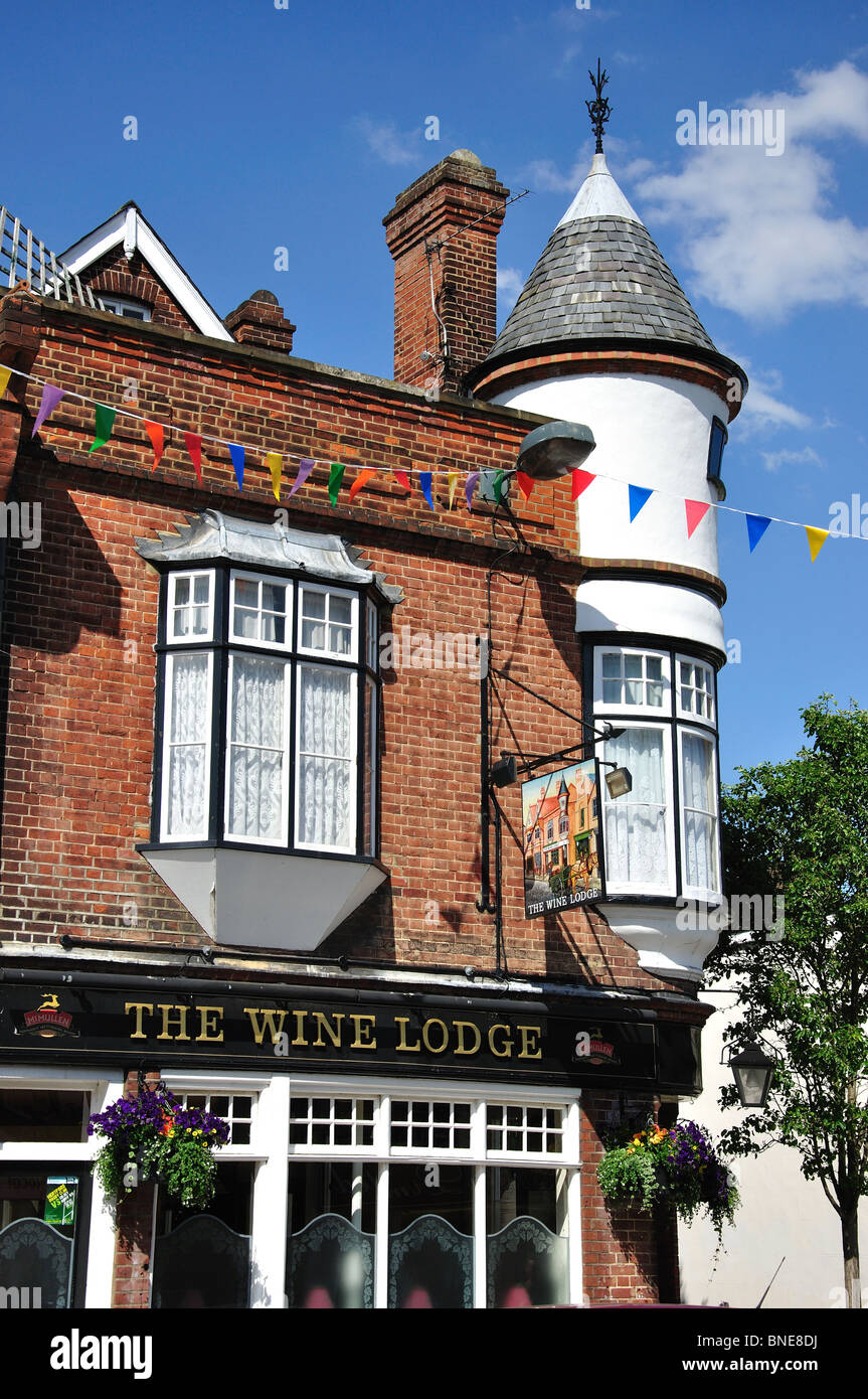 The Wine Lodge Pub, High Street, Ware, Hertfordshire, England, United ...