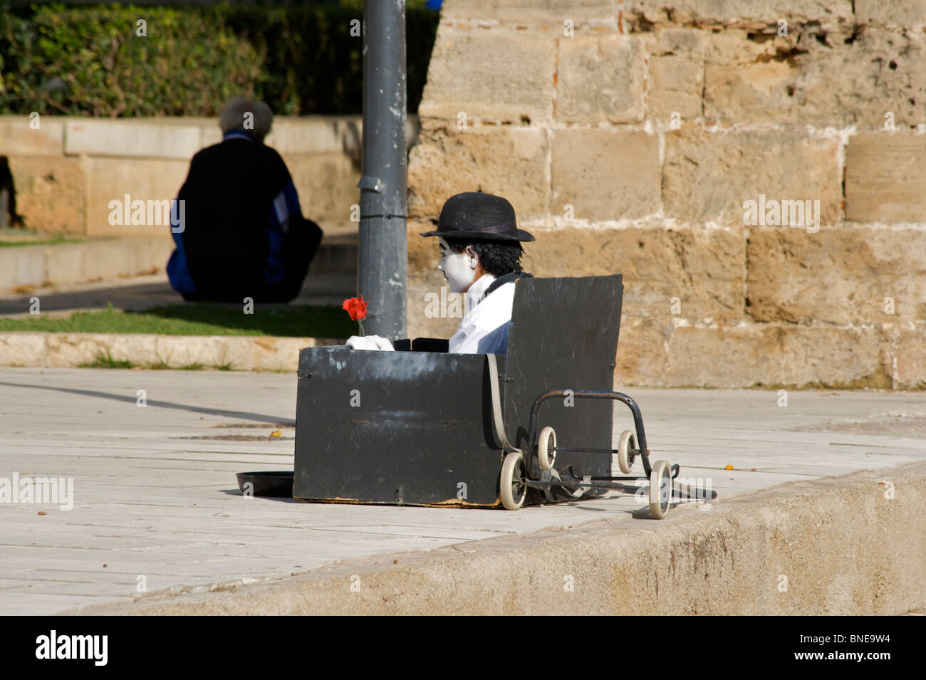 A statue of charlie chaplin hi-res stock photography and images - Alamy