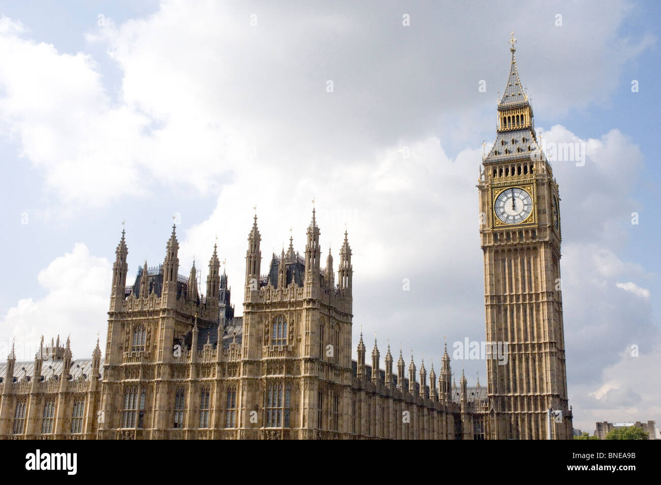 English parliament building hi-res stock photography and images - Alamy