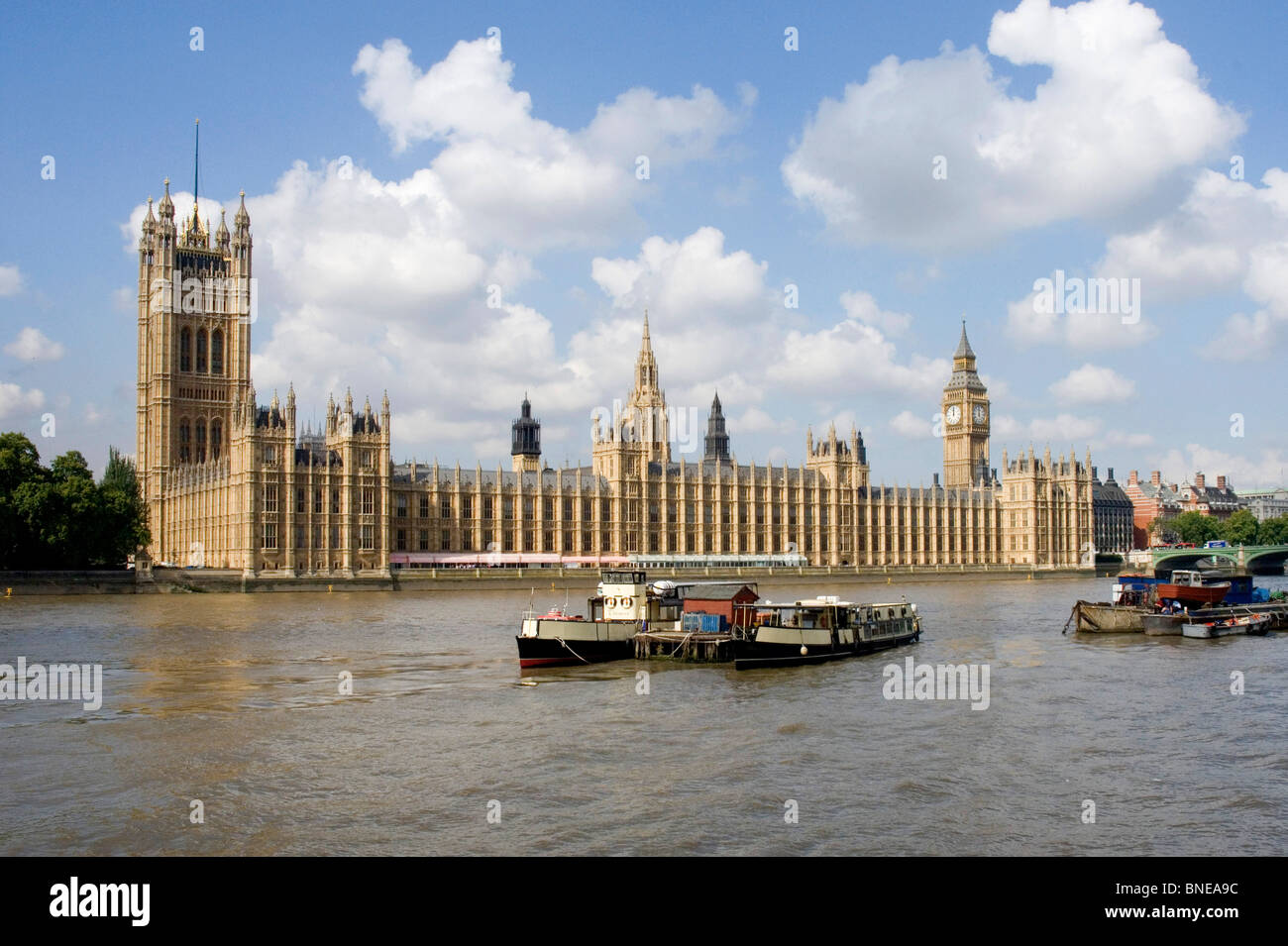 Government building london hi-res stock photography and images - Alamy