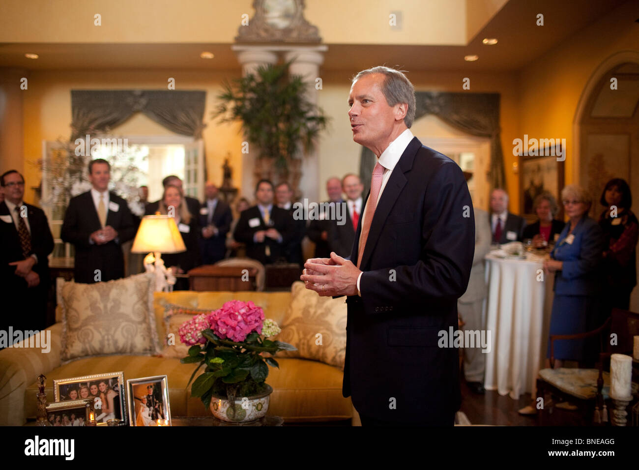 Texas lieutenant governor hi-res stock photography and images - Alamy