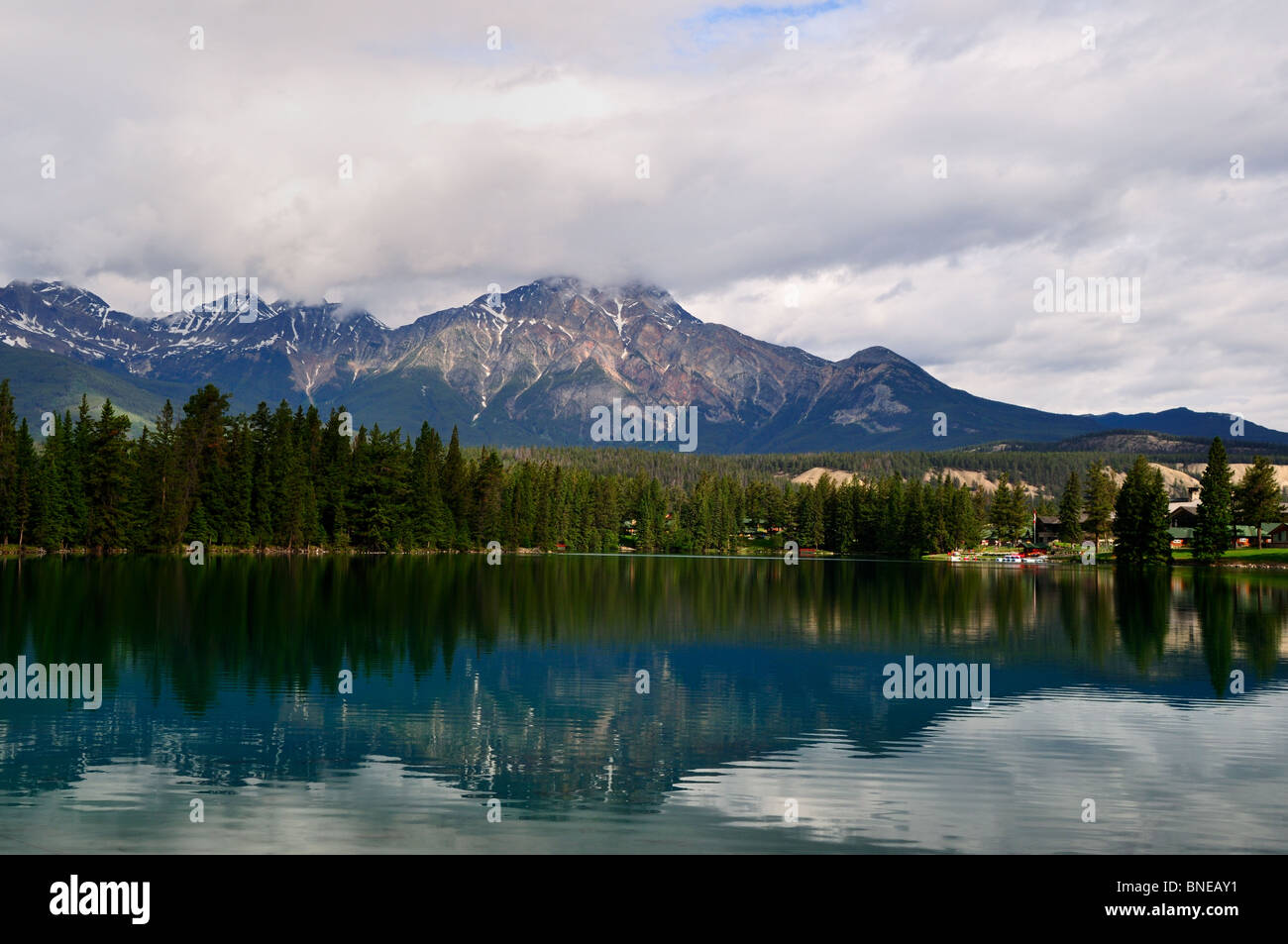 Pyramid mountain canada hi-res stock photography and images - Alamy