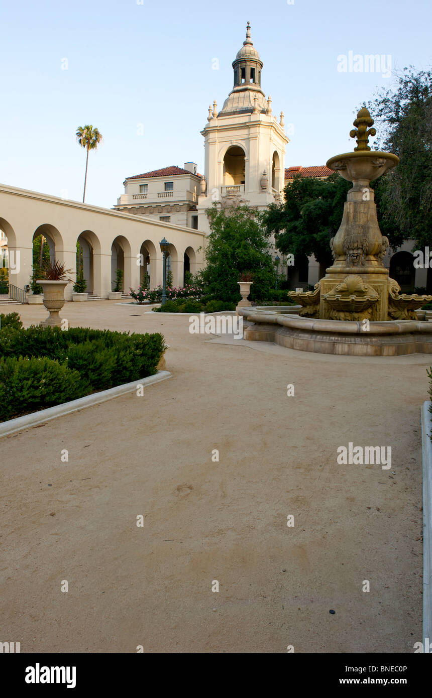Courtyard tower hi-res stock photography and images - Alamy