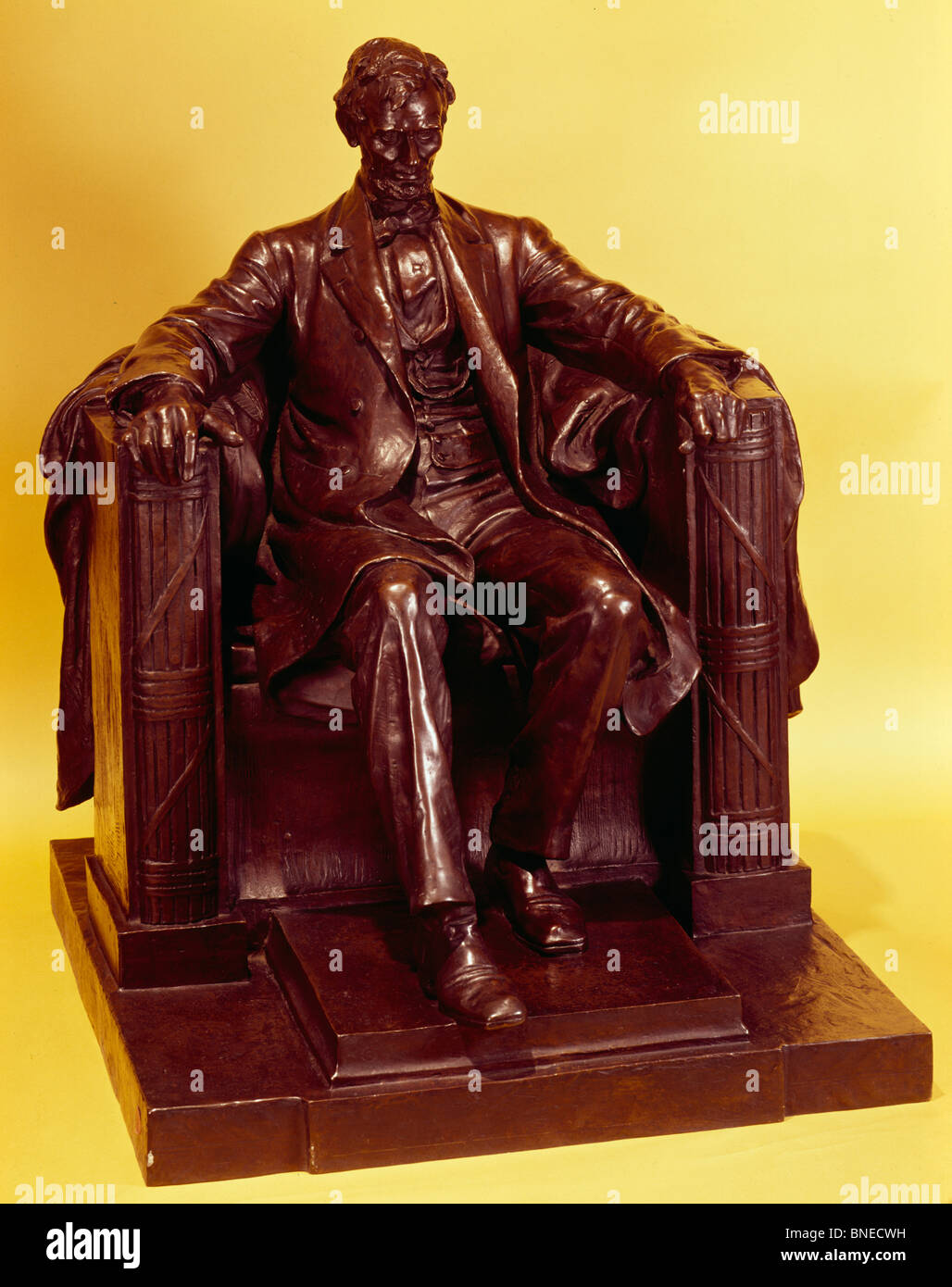 Statue of seated Abraham Lincoln by Daniel Chester French, bronze ...