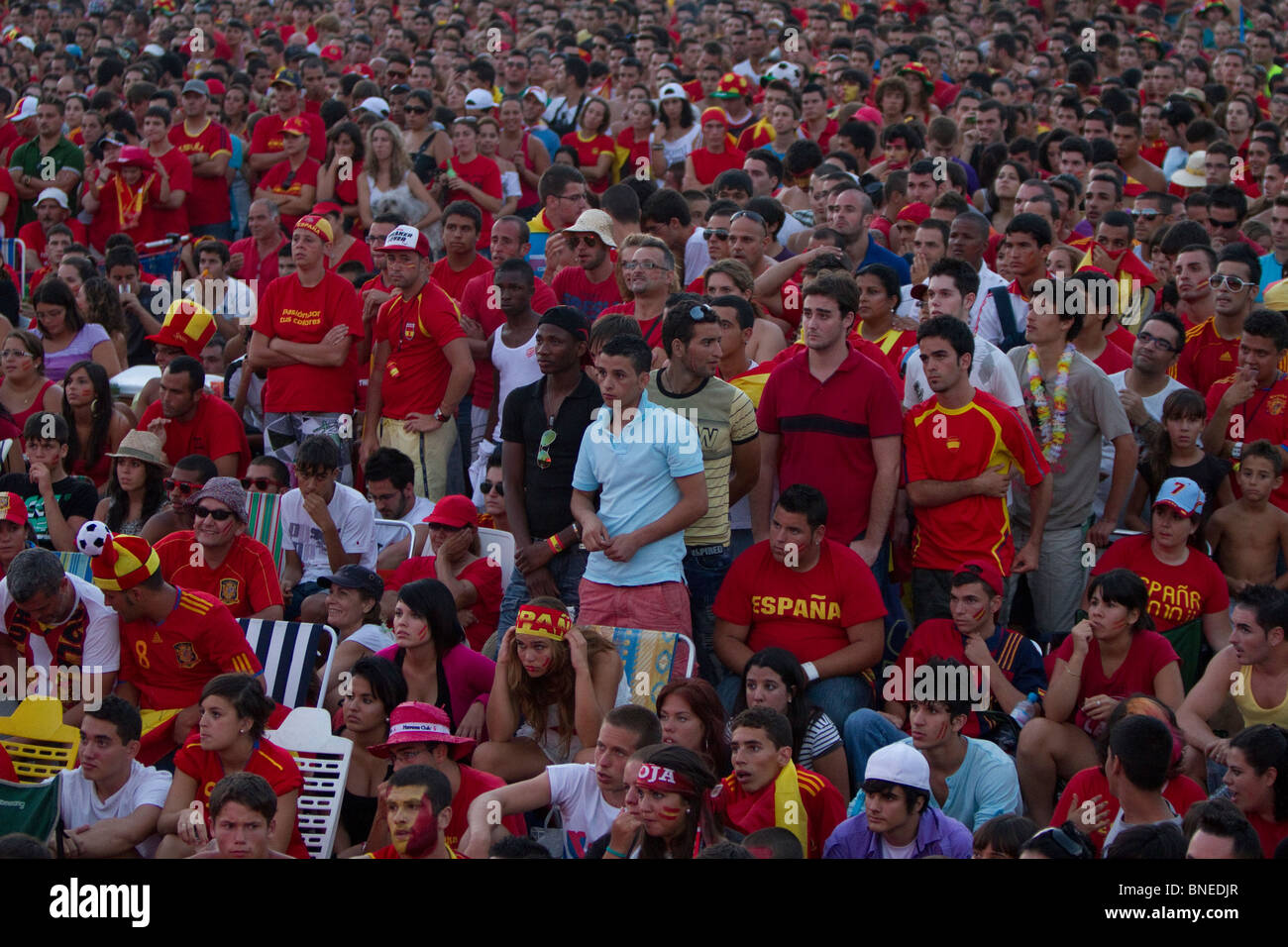 Cheering for spain hi-res stock photography and images - Alamy