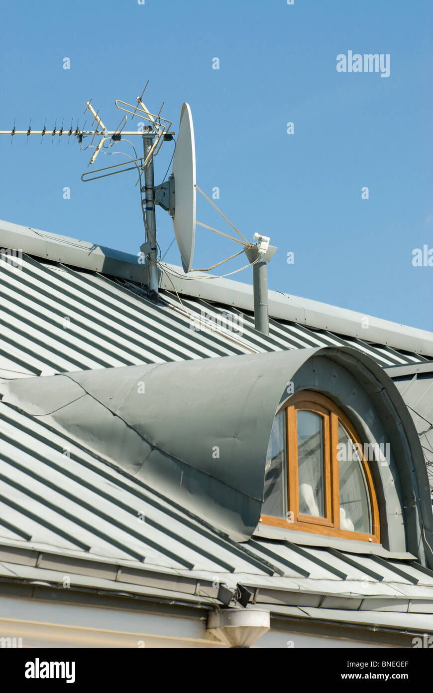 Hi tech roof hi-res stock photography and images - Alamy