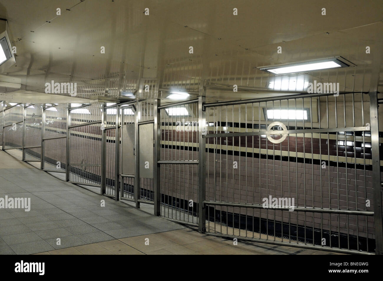 Internal walkway hi-res stock photography and images - Alamy