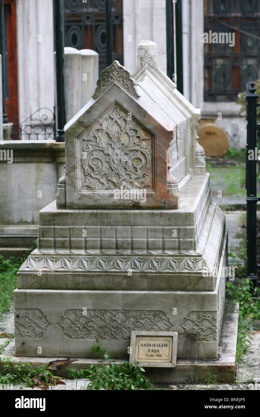 Headstone - Cemetery - Istanbul, Turkey Stock Photo - Alamy