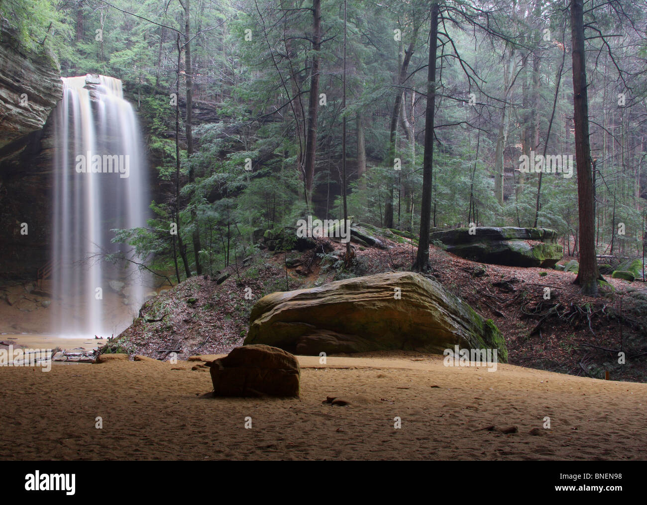 Water flowing over Ash Cave in Hocking Hills State Park, Ohio Stock ...