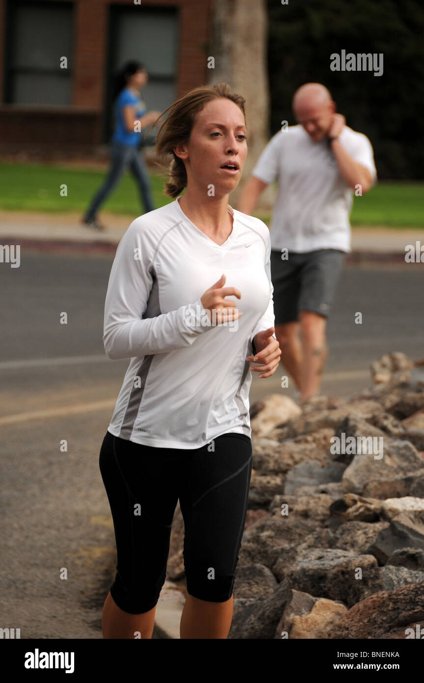 Marines who are students work out during the Marine Platoon Physical ...